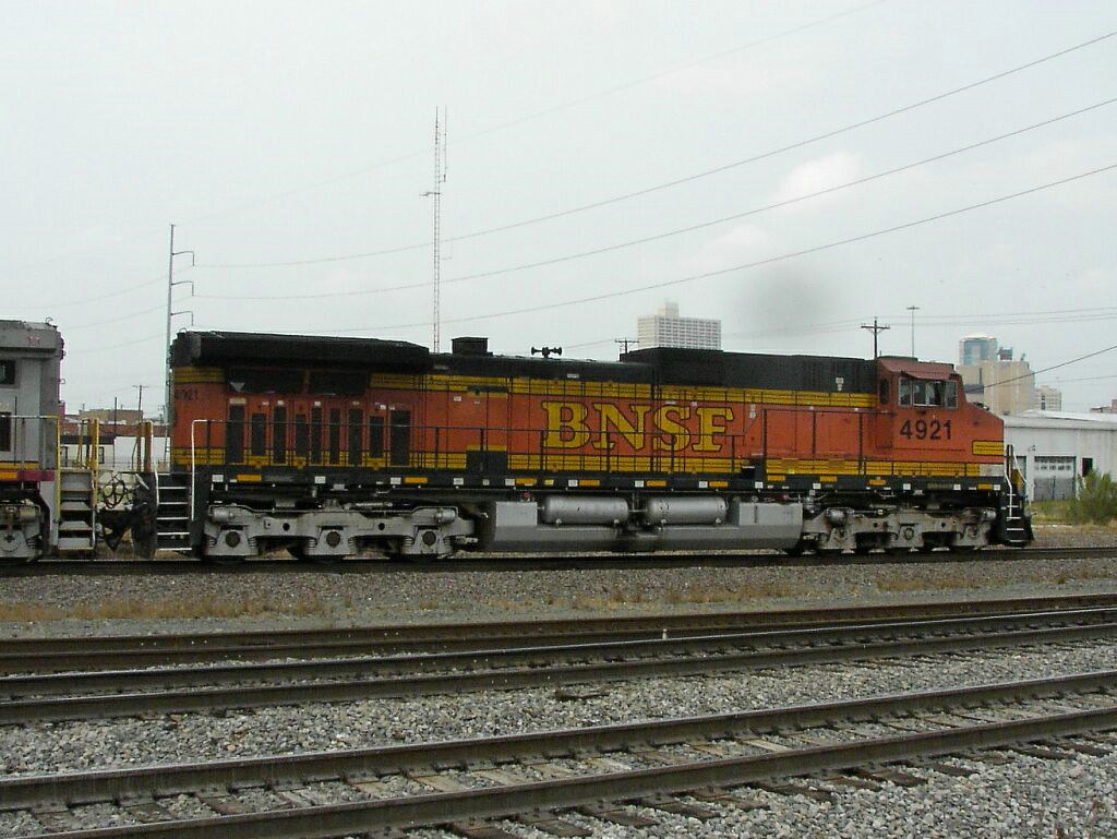 BNSF 4921